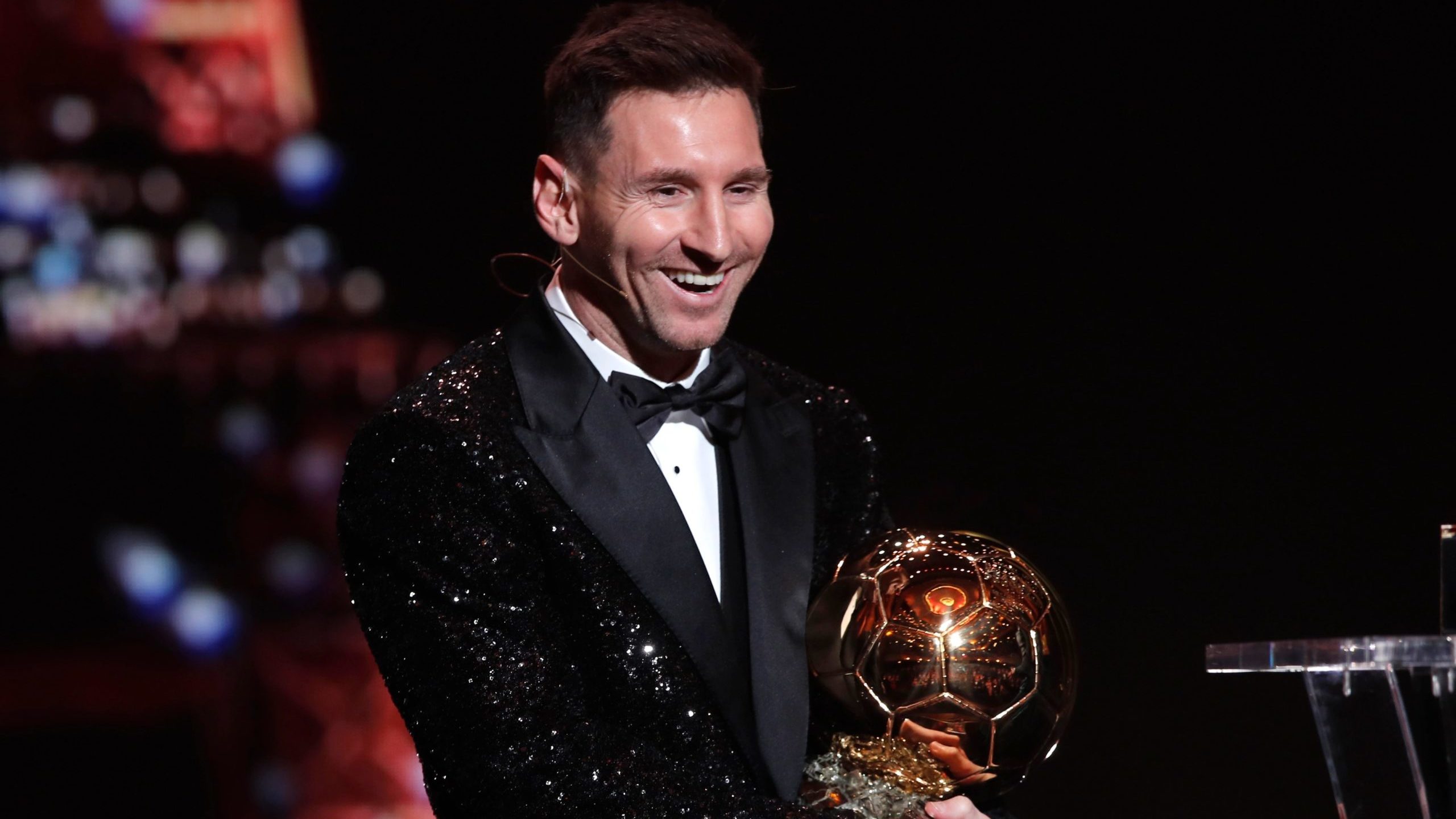Aranylabda: Lionel Messi hetedszer nyerte meg a díjat - Ronaldo csak a ...