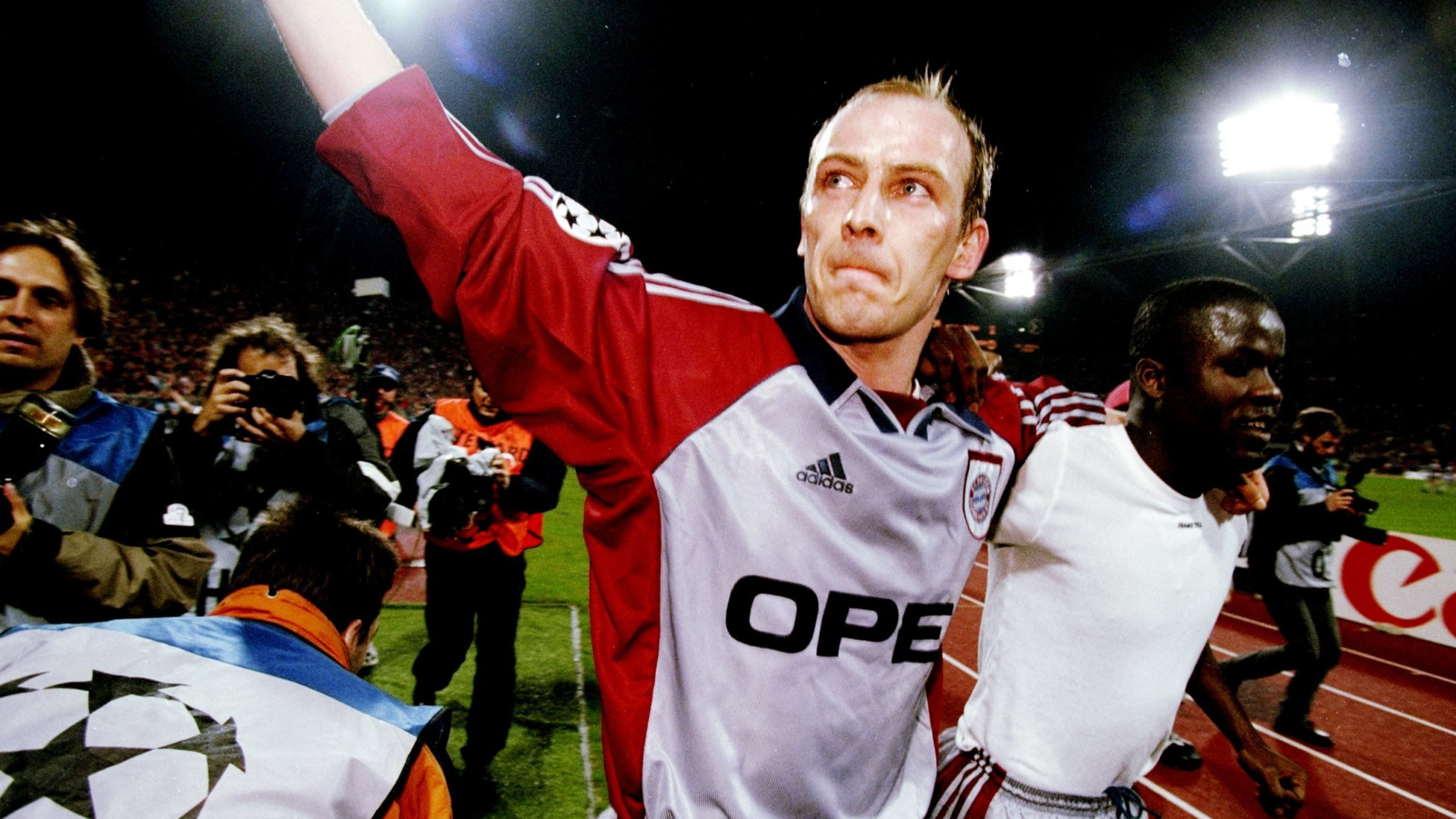 Elbukta a fogadást, a nyolcadosztályban lett edző a Bayern München ...