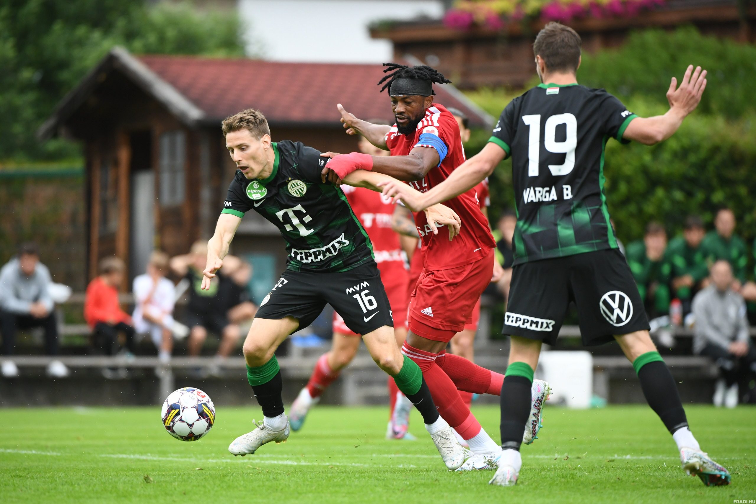 Fradi: Két új igazolás is betalált, a zöld-fehérek a román csapat sima ...