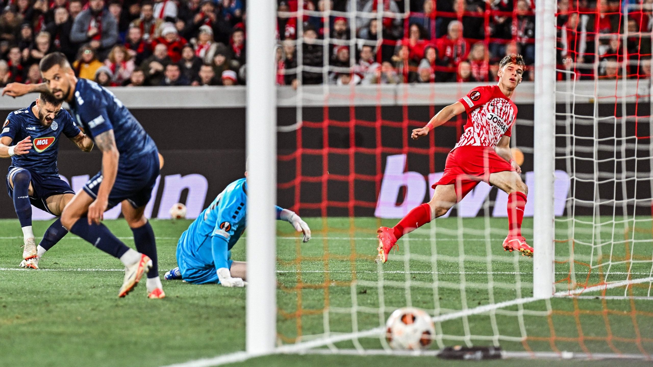 EL/EKL: Sallai nélkül is gálázott a Freiburg a Topolya ellen, topligás ...