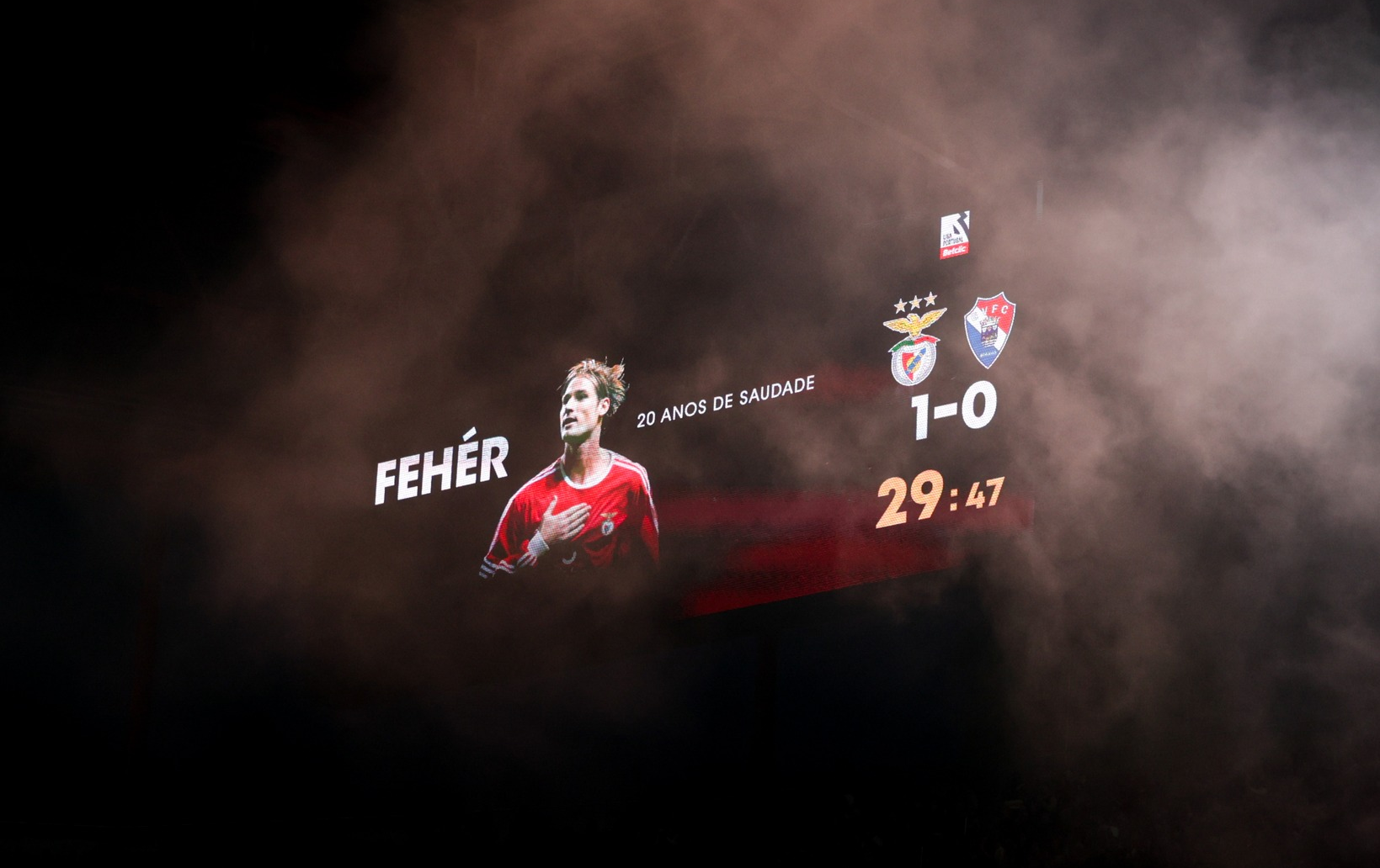 Fehér Miklós családja is a stadionban látta a Benfica megindító ...