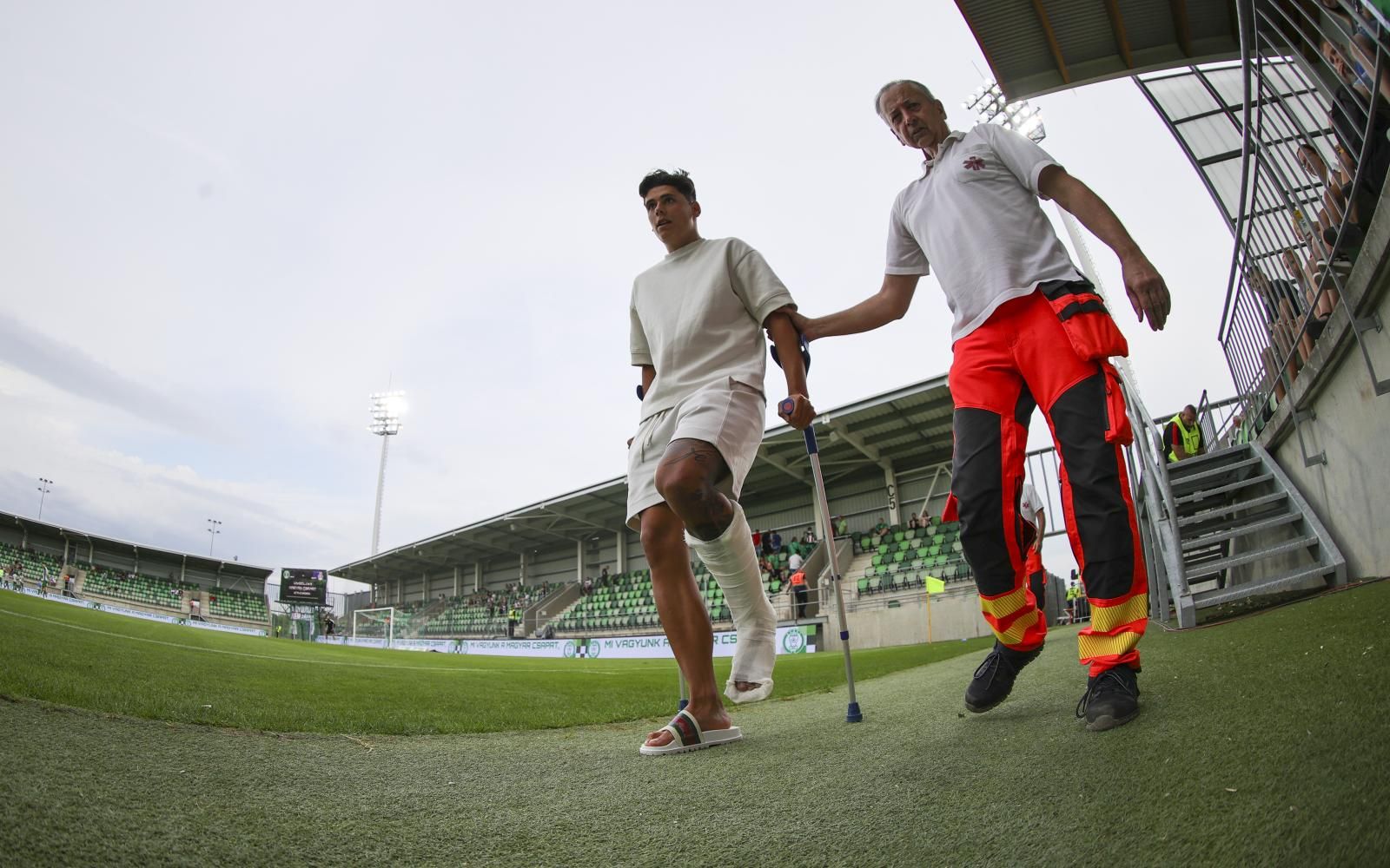 Az NB III-ban sérült le hónapokra a Paks első csapatának játékosa ...