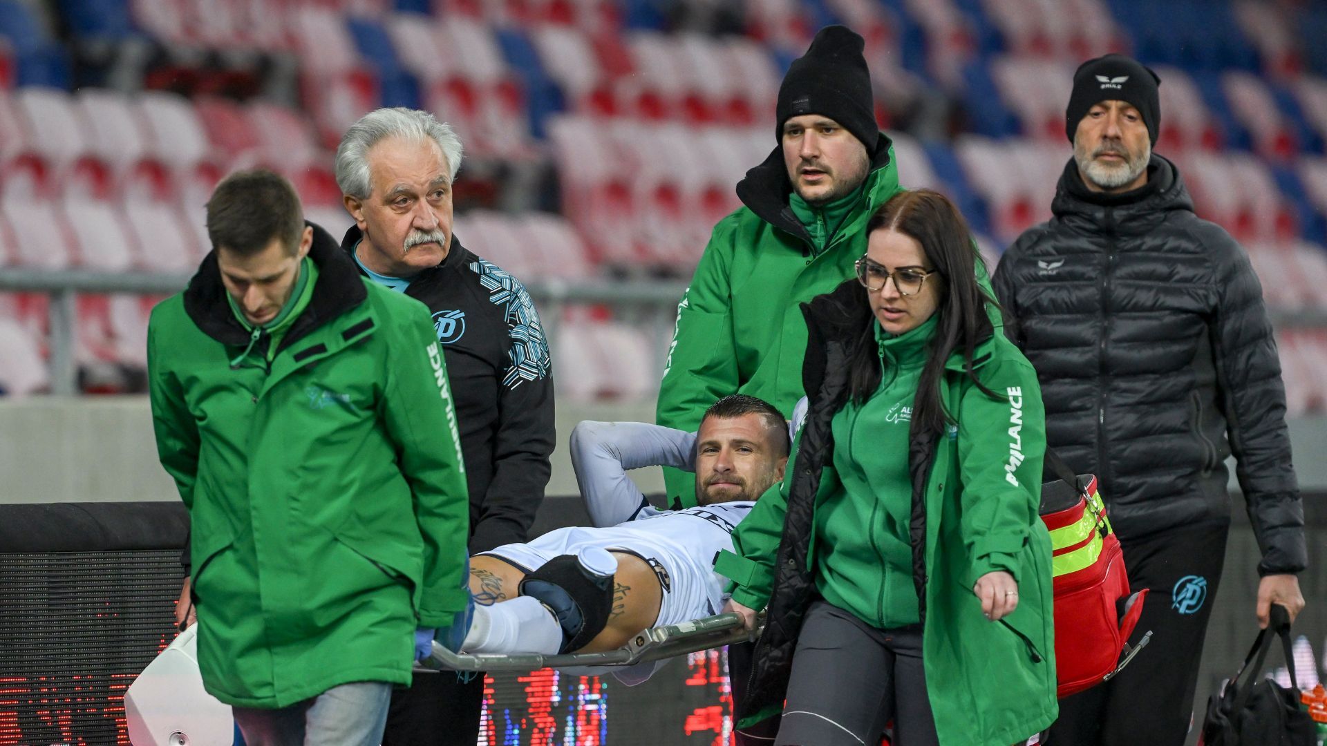 NB I: Brutálisan megsérült a Puskás kapitánya a Fradi-meccs előtt ...