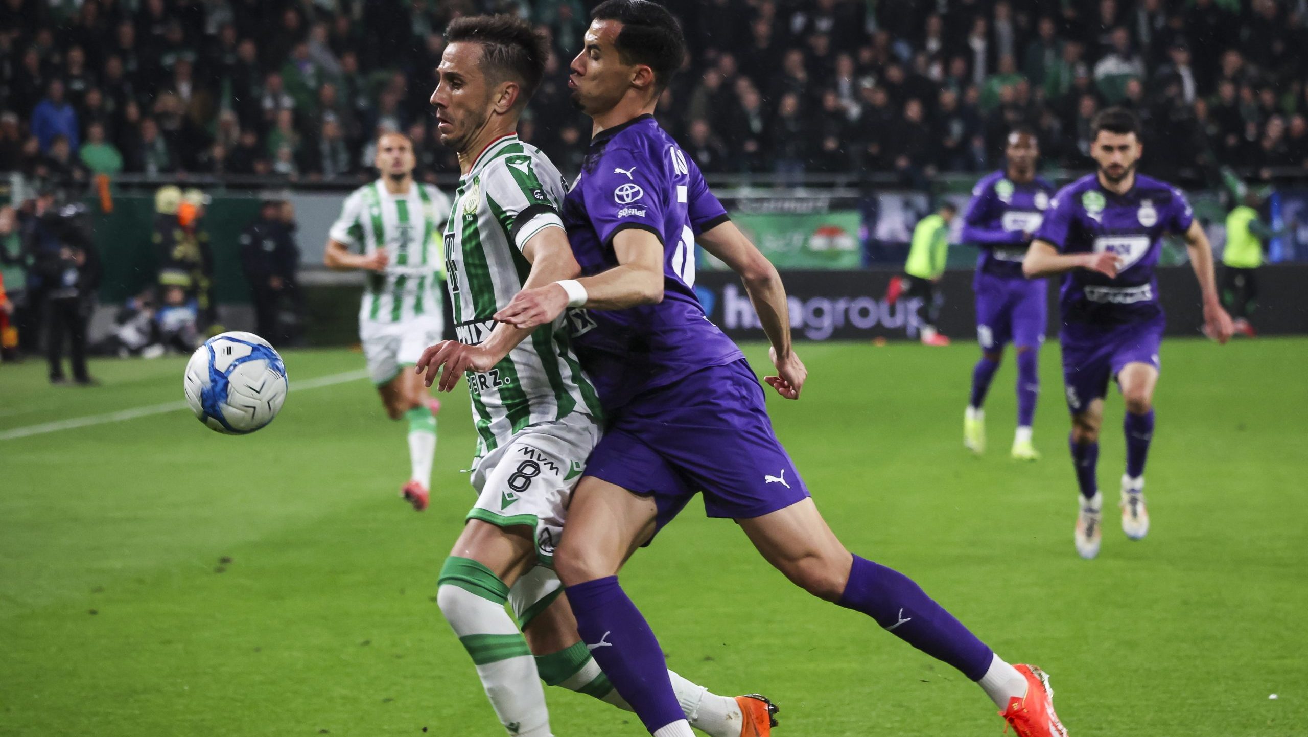 Bankot robbantana egy román csapat az Újpest védője miatt - megszólalt ...